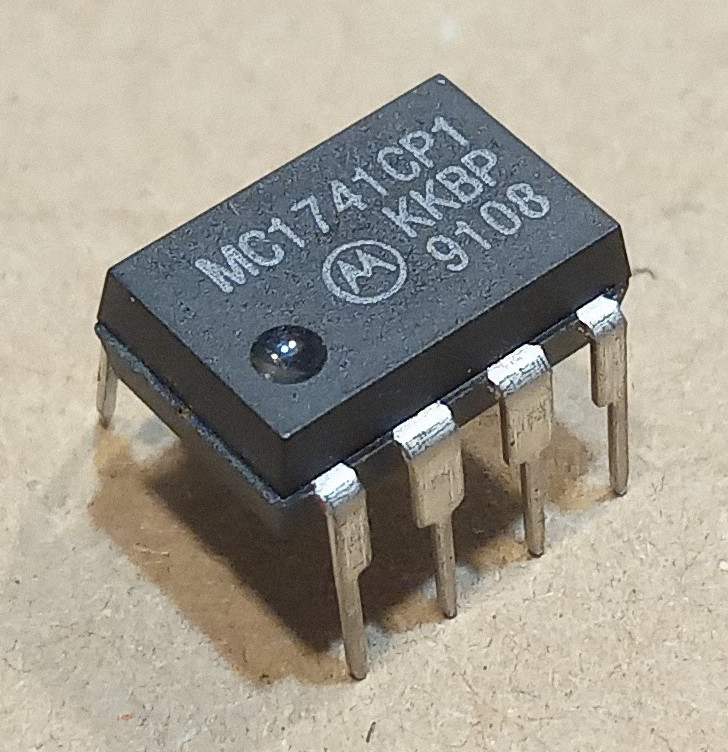 MC1741CP1 = uA741CN, integrált áramkör - Árwill Elektronic
