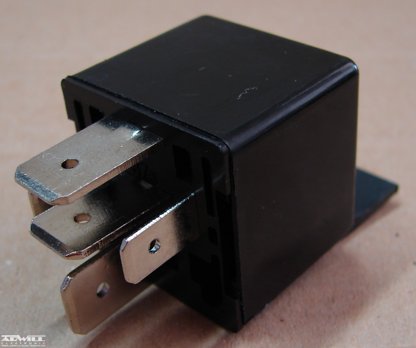 AM3-12P relé, 12V, 60A - Árwill Elektronic