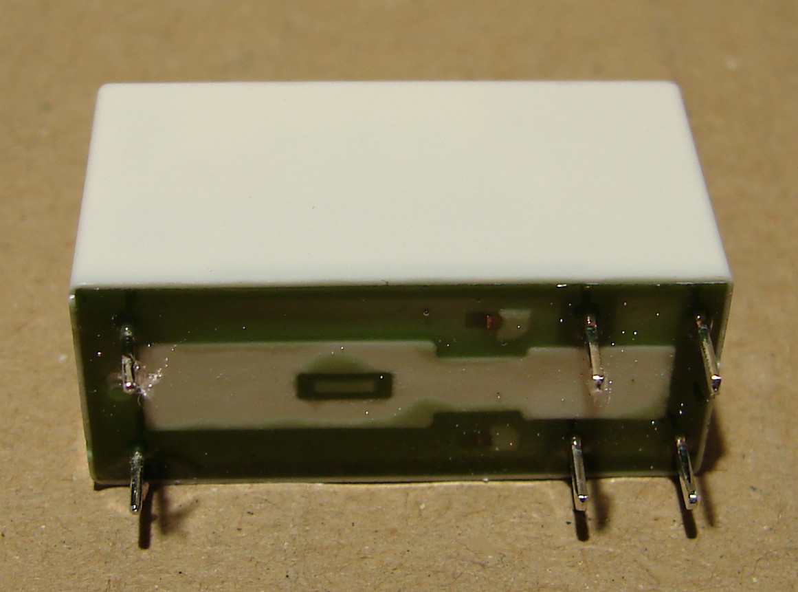 RM85-2021-35-1012 relé, 12V, 16A - Árwill Elektronic